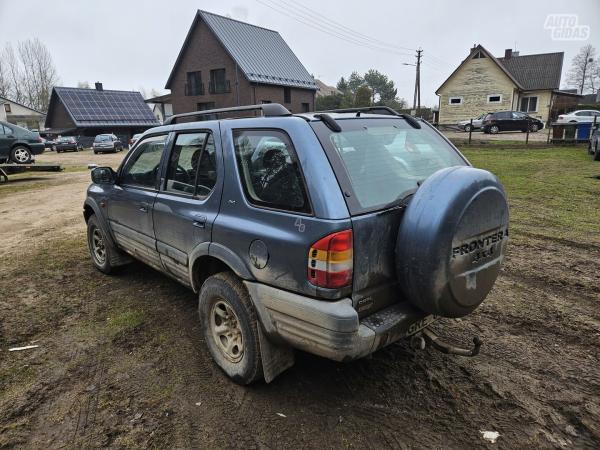 Opel Frontera 2000 Prienai, ar dzinēja tilpumu 2.20 L un nobraukumu 233 tūkst. km par 1250 €, foto 4 vietnē AUTOMOTO.COM.LV