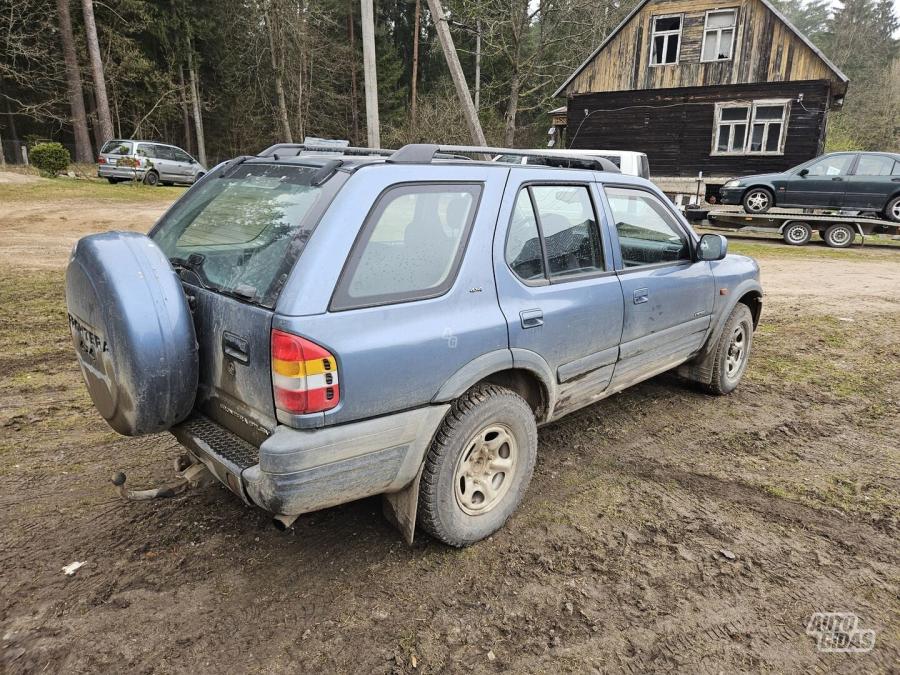 Opel Frontera 2000 in Prienai, with an engine capacity of 2.20 L and mileage of 233 thousand km for 1250 €, photo 6 on AUTOMOTO.COM.LV