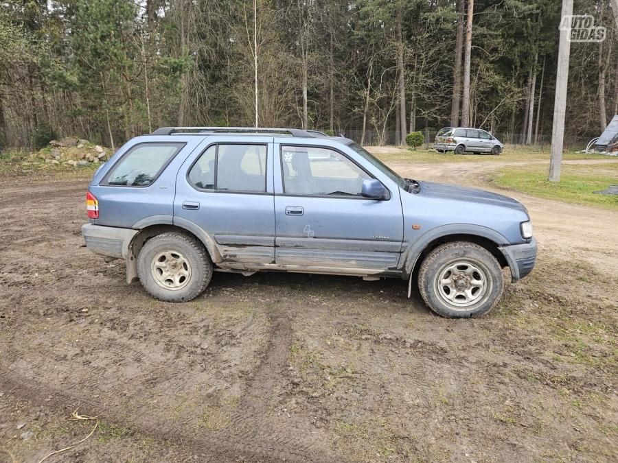 Opel Frontera 2000 in Prienai, with an engine capacity of 2.20 L and mileage of 233 thousand km for 1250 €, photo 13 on AUTOMOTO.COM.LV