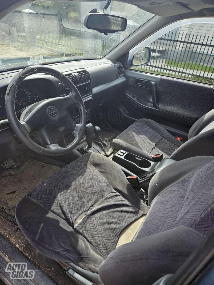 Opel Frontera 2000 Prienai, ar dzinēja tilpumu 2.20 L un nobraukumu 300 tūkst. km par 777 €, foto 16 vietnē AUTOMOTO.COM.LV