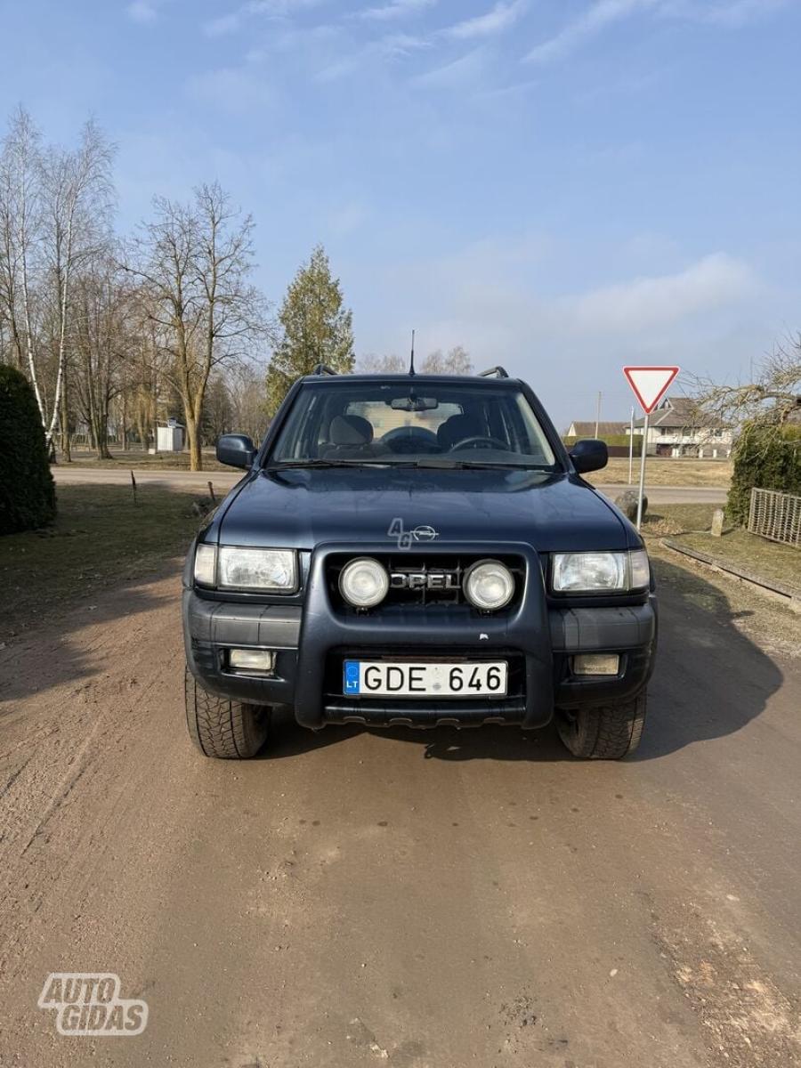 Opel Frontera 2001 in Marijampole, with an engine capacity of 2.20 L and mileage of 234 thousand km for 1650 €, photo 2 on AUTOMOTO.COM.LV