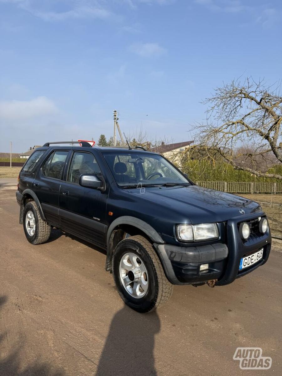 Opel Frontera 2001 in Marijampole, with an engine capacity of 2.20 L and mileage of 234 thousand km for 1650 €, photo 3 on AUTOMOTO.COM.LV