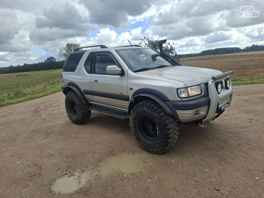 Opel Frontera 2001 in Klaipeda, with an engine capacity of 2.20 L and mileage of 165 thousand km for 6000 €, photo 1 on AUTOMOTO.COM.LV