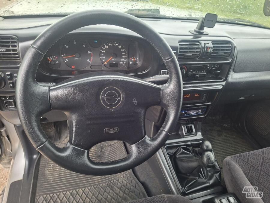 Opel Frontera 2001 in Klaipeda, with an engine capacity of 2.20 L and mileage of 165 thousand km for 6000 €, photo 8 on AUTOMOTO.COM.LV