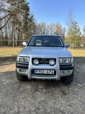 Opel Frontera 2002 in Druskininkai, with an engine capacity of 2.20 L and mileage of 292 thousand km for 2800 €, photo 2 on AUTOMOTO.COM.LV