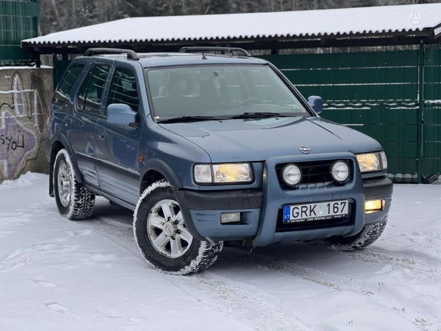 Opel Frontera 2004 in Vilnius, with an engine capacity of 2.17 L and mileage of 200 thousand km for 2400 €, photo 4 on AUTOMOTO.COM.LV