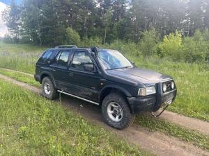 Green Opel Frontera 1995 in Vilnius, with an engine capacity of 2.26 L and mileage of 230 thousand km for 1950 €, photo  on AUTOMOTO.COM.LV