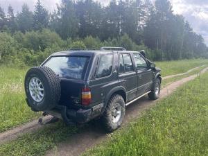 Green Opel Frontera 1995 in Vilnius, with an engine capacity of 2.26 L and mileage of 230 thousand km for 1950 €, photo 4 on AUTOMOTO.COM.LV