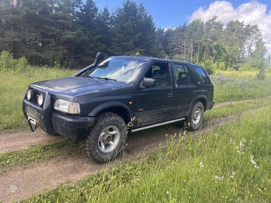 Green Opel Frontera 1995 in Vilnius, with an engine capacity of 2.26 L and mileage of 230 thousand km for 1950 €, photo 11 on AUTOMOTO.COM.LV