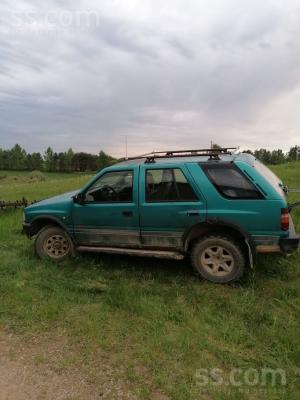 Green Opel Frontera 1996 in Ludza, with an engine capacity of 2.80 L and mileage of 393 thousand km for 1300 €, photo  on AUTOMOTO.COM.LV