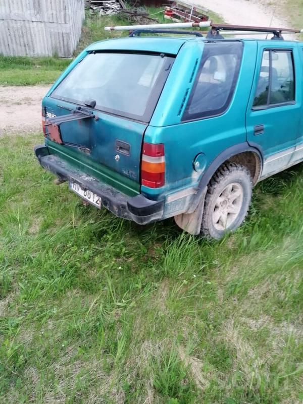 Green Opel Frontera 1996 in Ludza, with an engine capacity of 2.80 L and mileage of 393 thousand km for 1300 €, photo 6 on AUTOMOTO.COM.LV