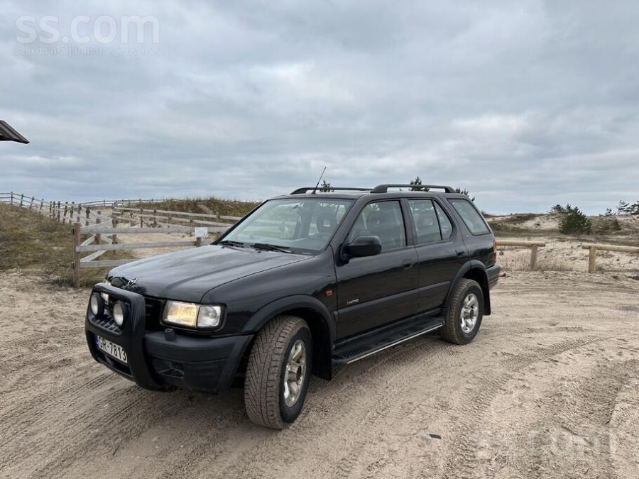 Green Opel Frontera 1999 in Ventspils, with an engine capacity of 2.20 L and mileage of 298 thousand km for 3550 €, photo 1 on AUTOMOTO.COM.LV