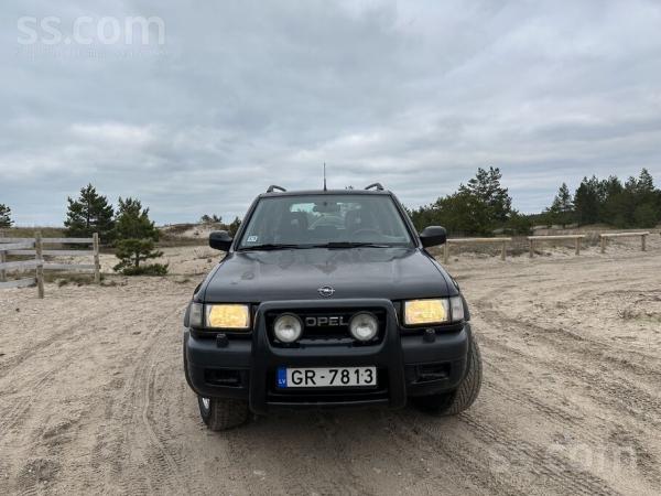 Green Opel Frontera 1999 in Ventspils, with an engine capacity of 2.20 L and mileage of 298 thousand km for 3550 €, photo 3 on AUTOMOTO.COM.LV