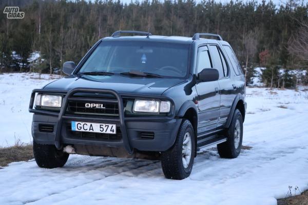 Green Opel Frontera 1999 in Vilnius, with an engine capacity of 2.20 L and mileage of 439 thousand km for 2000 €, photo 3 on AUTOMOTO.COM.LV