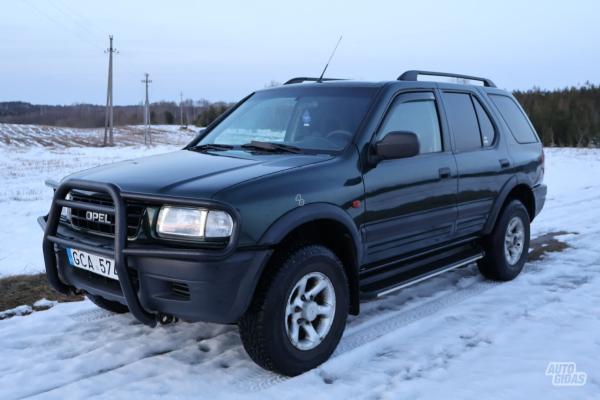 Green Opel Frontera 1999 in Vilnius, with an engine capacity of 2.20 L and mileage of 439 thousand km for 2000 €, photo 5 on AUTOMOTO.COM.LV