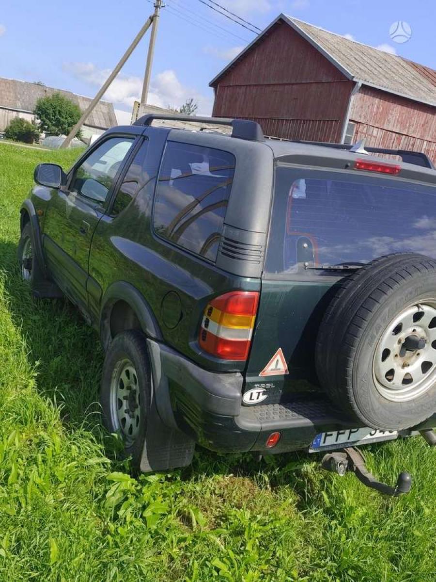 Green Opel Frontera 1999 in Prienai, with an engine capacity of 2.17 L and mileage of 254 thousand km for 450 €, photo 5 on AUTOMOTO.COM.LV