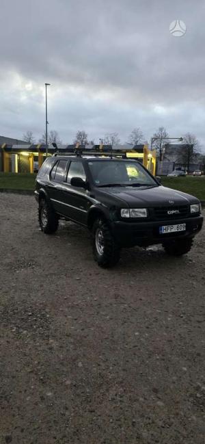 Zaļš Opel Frontera 2000 Alīta, ar dzinēja tilpumu 2.17 L un nobraukumu 220 tūkst. km par 2000 €, foto 3 vietnē AUTOMOTO.COM.LV