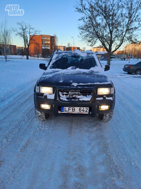 Green Opel Frontera 2000 in Klaipeda, with an engine capacity of 2.20 L and mileage of 136 thousand km for 1650 €, photo 2 on AUTOMOTO.COM.LV