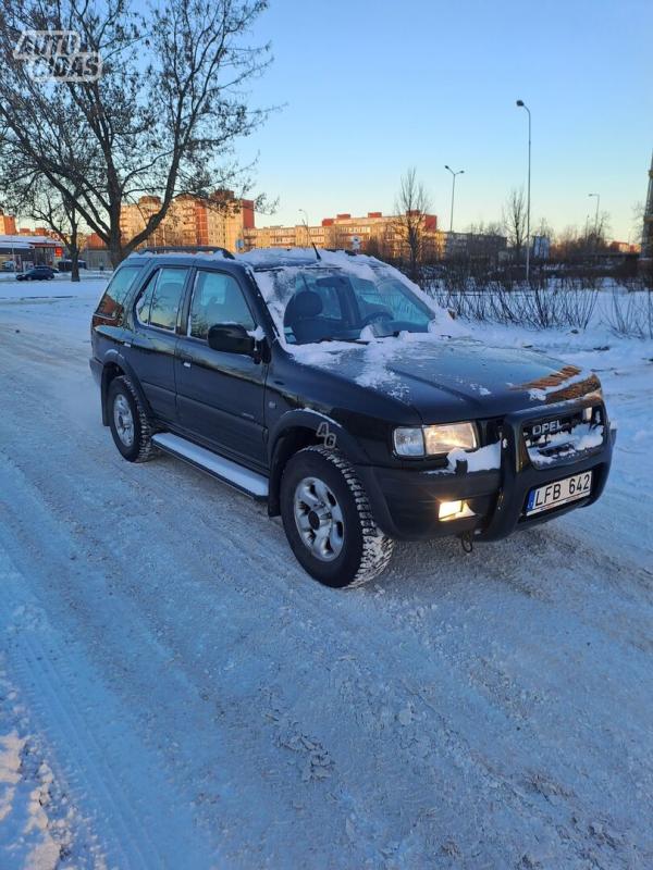 Green Opel Frontera 2000 in Klaipeda, with an engine capacity of 2.20 L and mileage of 136 thousand km for 1650 €, photo 3 on AUTOMOTO.COM.LV