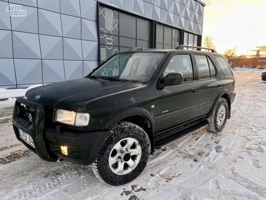 Green Opel Frontera 2001 in Silute, with an engine capacity of 2.20 L and mileage of 135 thousand km for 2350 €, photo 1 on AUTOMOTO.COM.LV