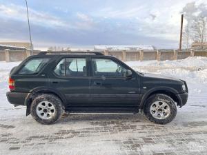 Green Opel Frontera 2001 in Silute, with an engine capacity of 2.20 L and mileage of 135 thousand km for 2350 €, photo 5 on AUTOMOTO.COM.LV