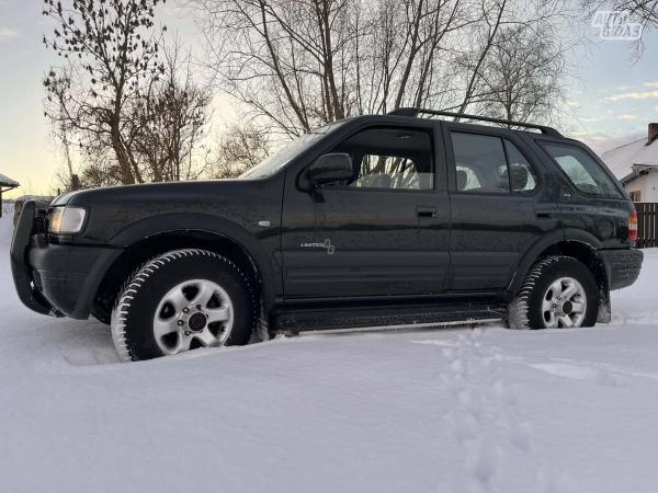 Green Opel Frontera 2001 in Silute, with an engine capacity of 2.20 L and mileage of 135 thousand km for 2350 €, photo 9 on AUTOMOTO.COM.LV