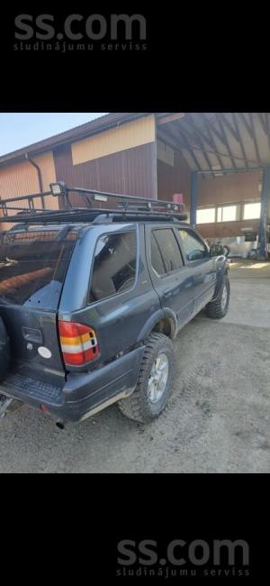 Green Opel Frontera 2003 in Talsi, with an engine capacity of 2.20 L and mileage of 145 thousand km for 1400 €, photo  on AUTOMOTO.COM.LV