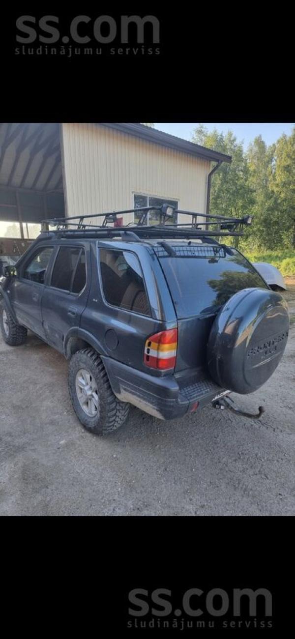 Green Opel Frontera 2003 in Talsi, with an engine capacity of 2.20 L and mileage of 145 thousand km for 1400 €, photo 4 on AUTOMOTO.COM.LV