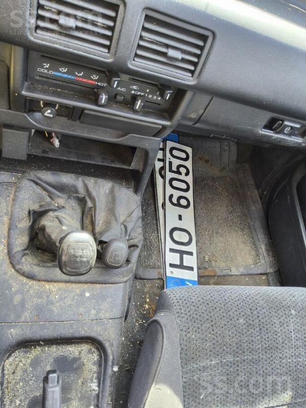 Pelēks Opel Frontera 1994 Daugavpils, ar dzinēja tilpumu 2.20 L un nobraukumu 230 tūkst. km par 1000 €, foto 4 vietnē AUTOMOTO.COM.LV