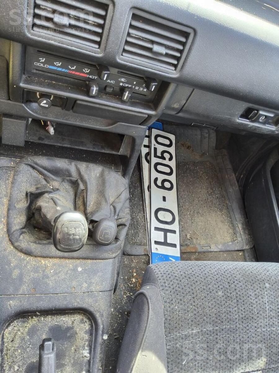 Pelēks Opel Frontera 1994 Daugavpils, ar dzinēja tilpumu 2.20 L un nobraukumu 230 tūkst. km par 1000 €, foto 5 vietnē AUTOMOTO.COM.LV