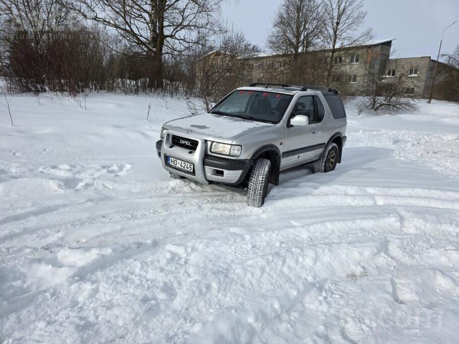 Grey Opel Frontera 1999 in Ludza, with an engine capacity of 2.20 L and mileage of 249 thousand km for 1750 €, photo 1 on AUTOMOTO.COM.LV