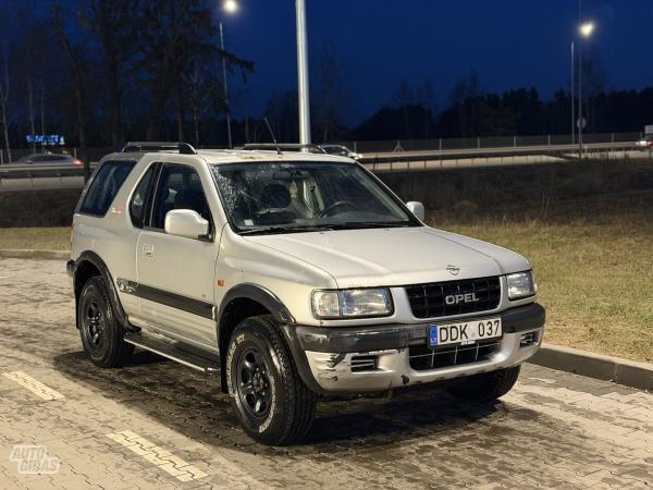 Grey Opel Frontera 1999 in Vilnius, with an engine capacity of 2.20 L and mileage of 200 thousand km for 1700 €, photo 2 on AUTOMOTO.COM.LV