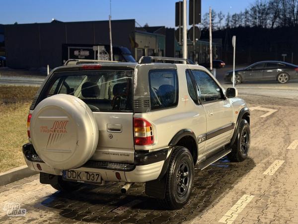 Grey Opel Frontera 1999 in Vilnius, with an engine capacity of 2.20 L and mileage of 200 thousand km for 1700 €, photo 3 on AUTOMOTO.COM.LV