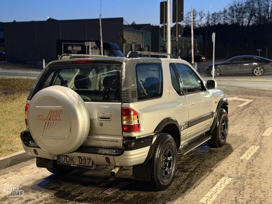Grey Opel Frontera 1999 in Vilnius, with an engine capacity of 2.20 L and mileage of 200 thousand km for 1700 €, photo 3 on AUTOMOTO.COM.LV