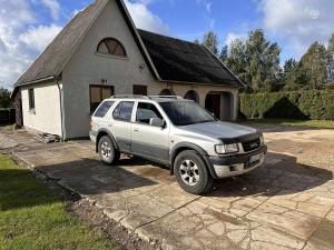 Grey Opel Frontera 2000 in Siauliai, with an engine capacity of 2.20 L and mileage of 314 thousand km for 1350 €, photo 5 on AUTOMOTO.COM.LV