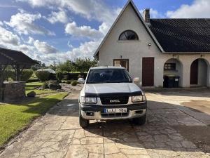 Grey Opel Frontera 2000 in Siauliai, with an engine capacity of 2.20 L and mileage of 314 thousand km for 1350 €, photo 13 on AUTOMOTO.COM.LV