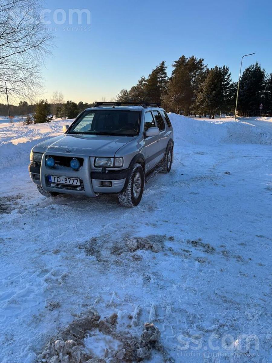 Grey Opel Frontera 2000 in Jekabpils, with an engine capacity of 2.20 L and mileage of 270 thousand km for 2750 €, photo 1 on AUTOMOTO.COM.LV