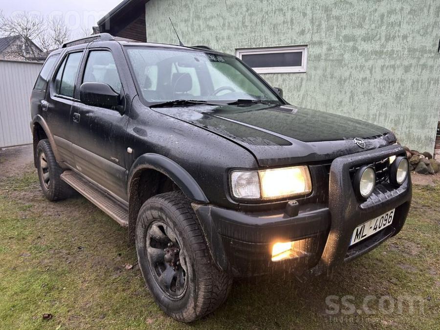 Pelēks Opel Frontera 2000 Krāslava, ar dzinēja tilpumu 2.20 L un nobraukumu 76 tūkst. km par 5000 €, foto 1 vietnē AUTOMOTO.COM.LV