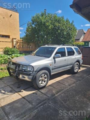 Grey Opel Frontera 2000 in Ludza, with an engine capacity of 2.20 L and mileage of 157 thousand km for 1500 €, photo  on AUTOMOTO.COM.LV
