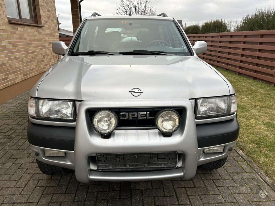 Pelēks Opel Frontera 2001 Vilkaviškis, ar dzinēja tilpumu 2.17 L un nobraukumu 177 tūkst. km par 3900 €, foto 3 vietnē AUTOMOTO.COM.LV