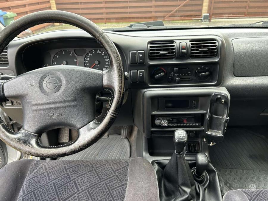 Pelēks Opel Frontera 2001 Vilkaviškis, ar dzinēja tilpumu 2.17 L un nobraukumu 177 tūkst. km par 3900 €, foto 13 vietnē AUTOMOTO.COM.LV