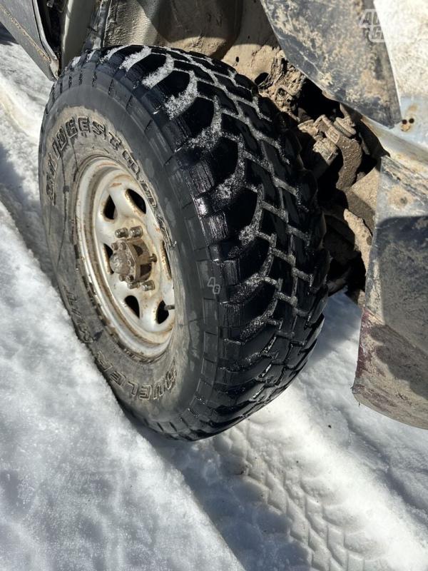 Grey Opel Frontera 2001 in Panevezys, with an engine capacity of 2.20 L and mileage of 326 thousand km for 900 €, photo 5 on AUTOMOTO.COM.LV
