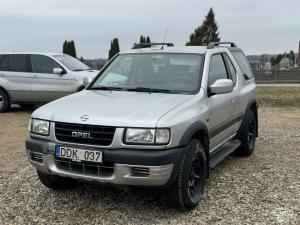 Pelēks Opel Frontera 2001 Viļņa, ar dzinēja tilpumu 2.20 L un nobraukumu 130 tūkst. km par 1500 €, foto  vietnē AUTOMOTO.COM.LV