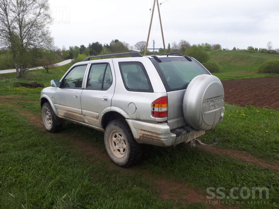 Grey Opel Frontera 2002 in Rezekne, with an engine capacity of 2.20 L and mileage of 0 thousand km for 750 €, photo 4 on AUTOMOTO.COM.LV