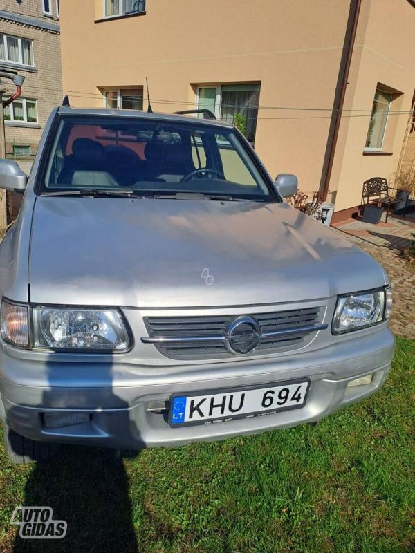 Grey Opel Frontera 2002 in Skuodas, with an engine capacity of 2.20 L and mileage of 295 thousand km for 1250 €, photo 2 on AUTOMOTO.COM.LV