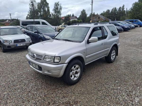Grey Opel Frontera 2002 in Jurbarkas, with an engine capacity of 2.20 L and mileage of 320 thousand km for 3200 €, photo 1 on AUTOMOTO.COM.LV