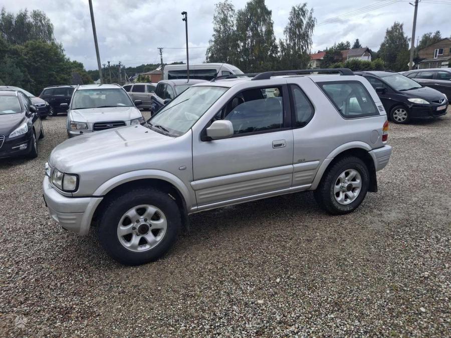 Grey Opel Frontera 2002 in Jurbarkas, with an engine capacity of 2.20 L and mileage of 320 thousand km for 3200 €, photo 3 on AUTOMOTO.COM.LV