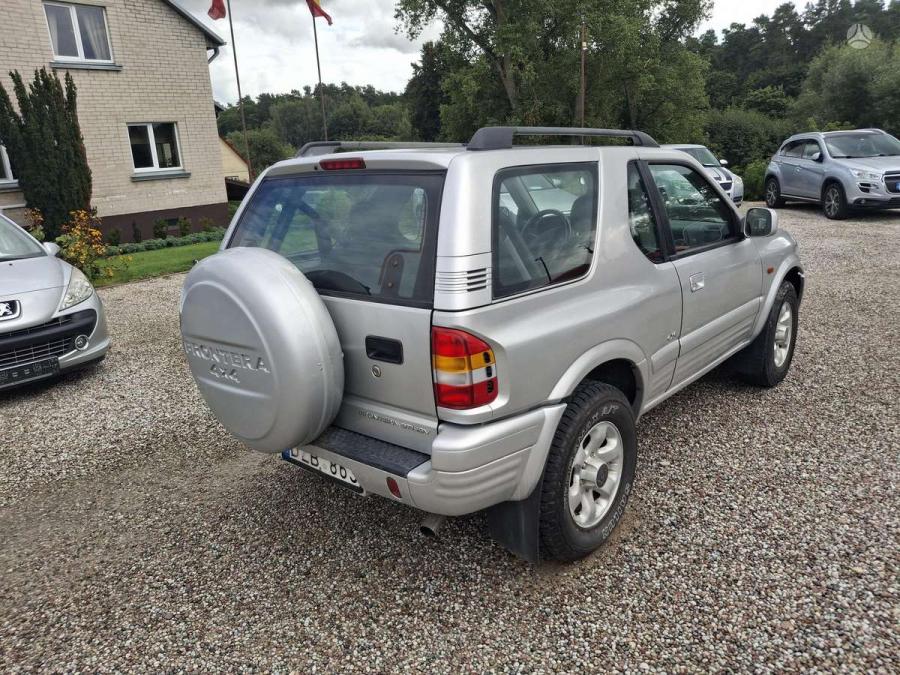 Grey Opel Frontera 2002 in Jurbarkas, with an engine capacity of 2.20 L and mileage of 320 thousand km for 3200 €, photo 7 on AUTOMOTO.COM.LV