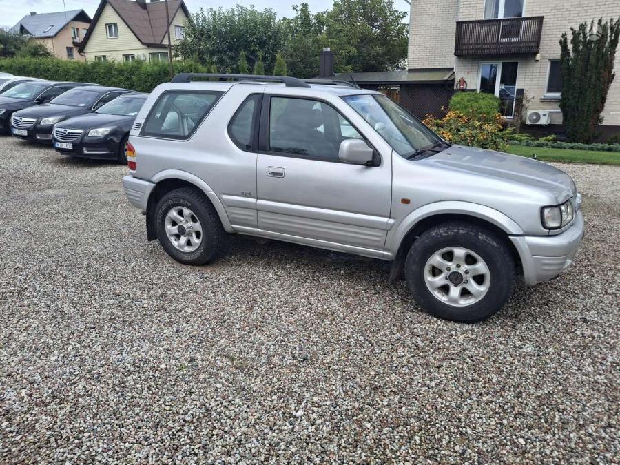 Grey Opel Frontera 2002 in Jurbarkas, with an engine capacity of 2.20 L and mileage of 320 thousand km for 3200 €, photo 9 on AUTOMOTO.COM.LV