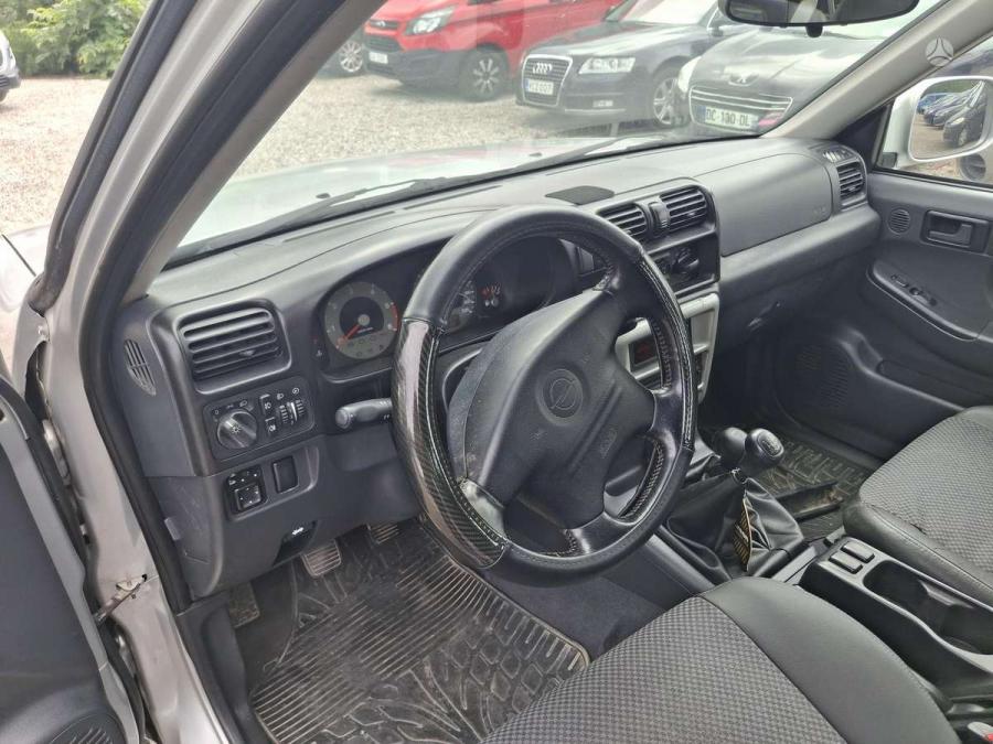 Grey Opel Frontera 2002 in Jurbarkas, with an engine capacity of 2.20 L and mileage of 320 thousand km for 3200 €, photo 15 on AUTOMOTO.COM.LV
